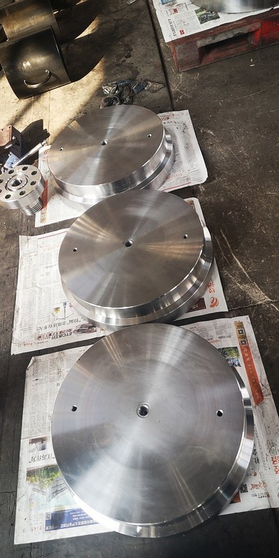 Plug Clamp No.6, 3 1/16" API 16A HUB, BX-154, 15000 psi with internal ...